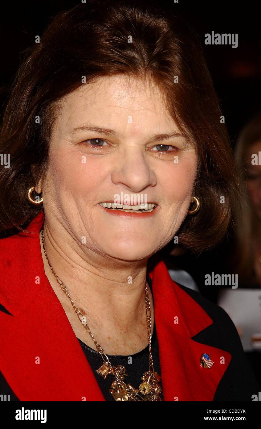 K30434AR. SD05/06/2003..SAFE HORIZON CELEBRATES 25 YEARS OF SERVICE TO ...