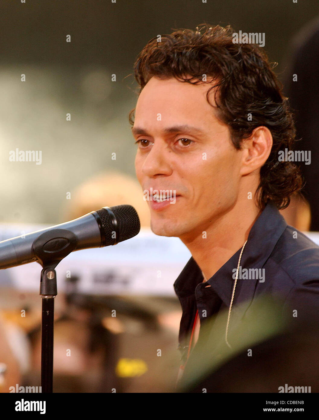 K37755AR.MARC ANTHONY PERFORMS ON NBC'S TODAY SHOW AT ROCKEFELLER ...