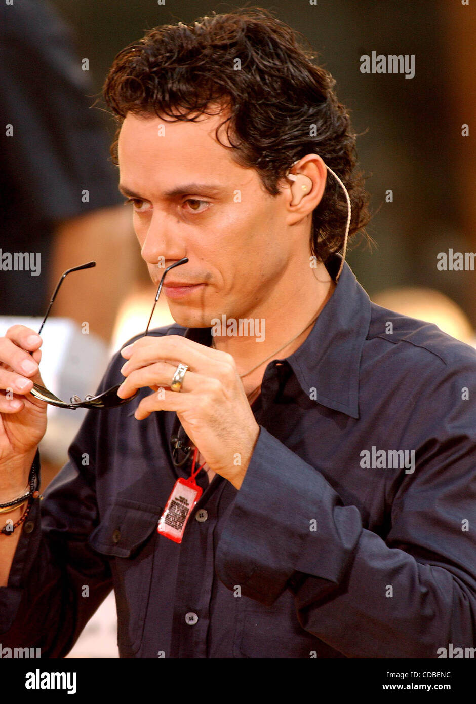 K37755AR.MARC ANTHONY PERFORMS ON NBC'S TODAY SHOW AT ROCKEFELLER ...