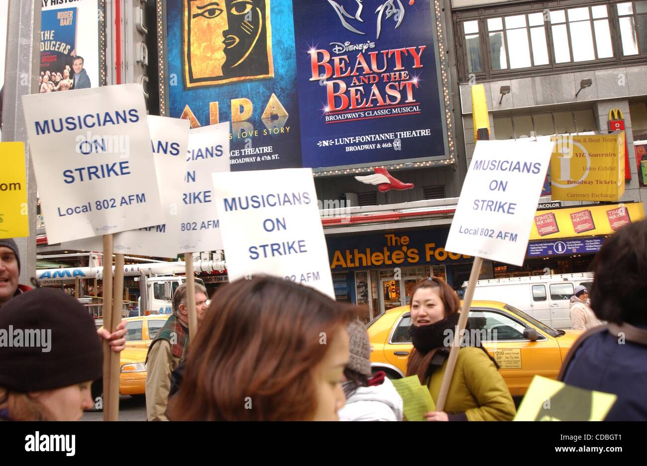 K29494AR SD0407.MUSICIAN STRIKE ON BROADWAY IN NEW YORK New York ...