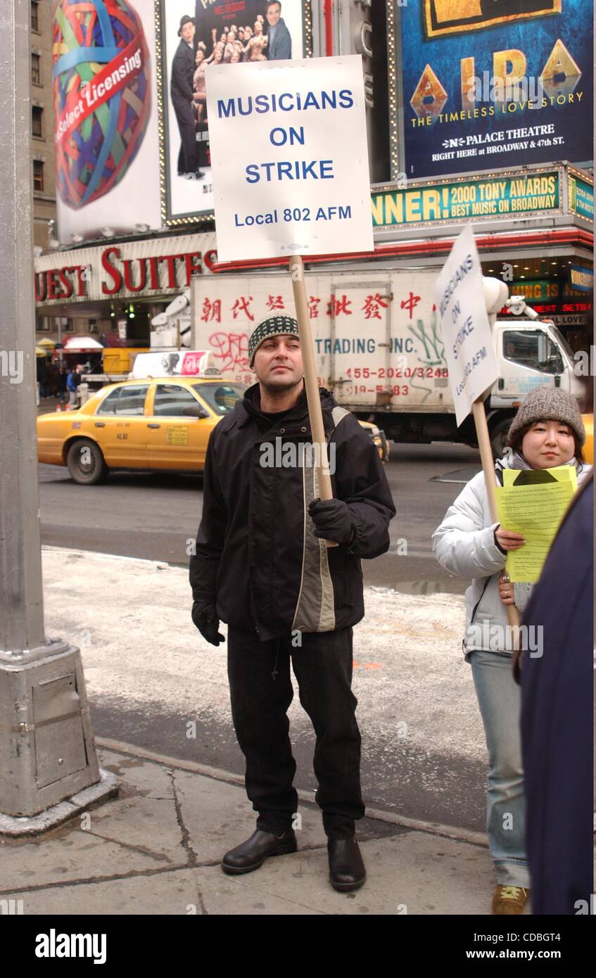 K29494AR SD0407.MUSICIAN STRIKE ON BROADWAY IN NEW YORK New York ...