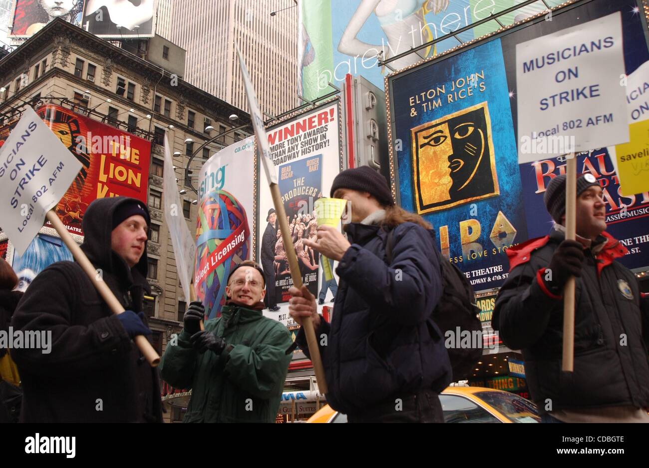 K29494AR SD0407.MUSICIAN STRIKE ON BROADWAY IN NEW YORK New York ...