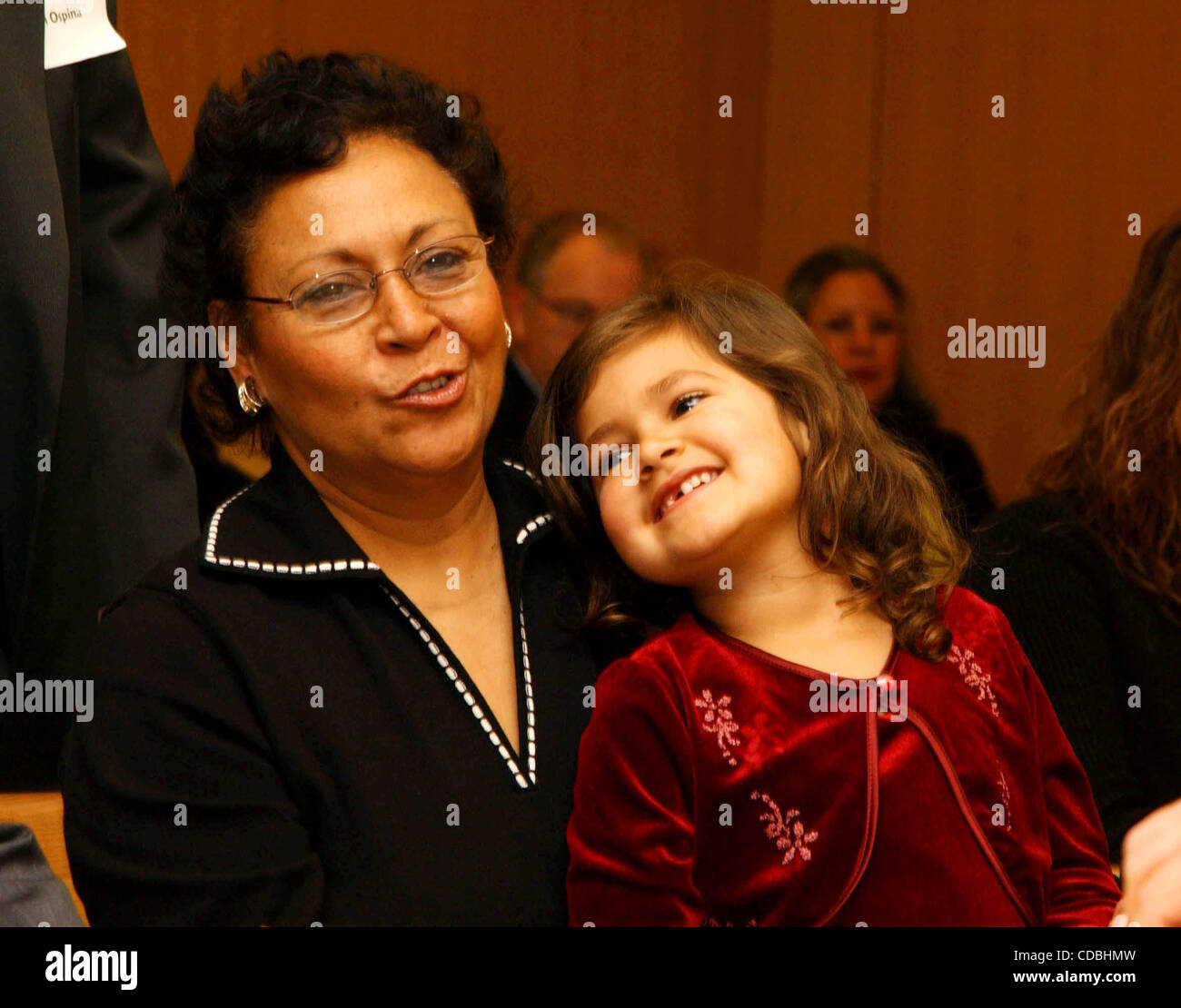 K34260AR.NATIONAL SPOKESMAN BRUCE WILLIS AT NATIONAL ADOPTION DAY ...