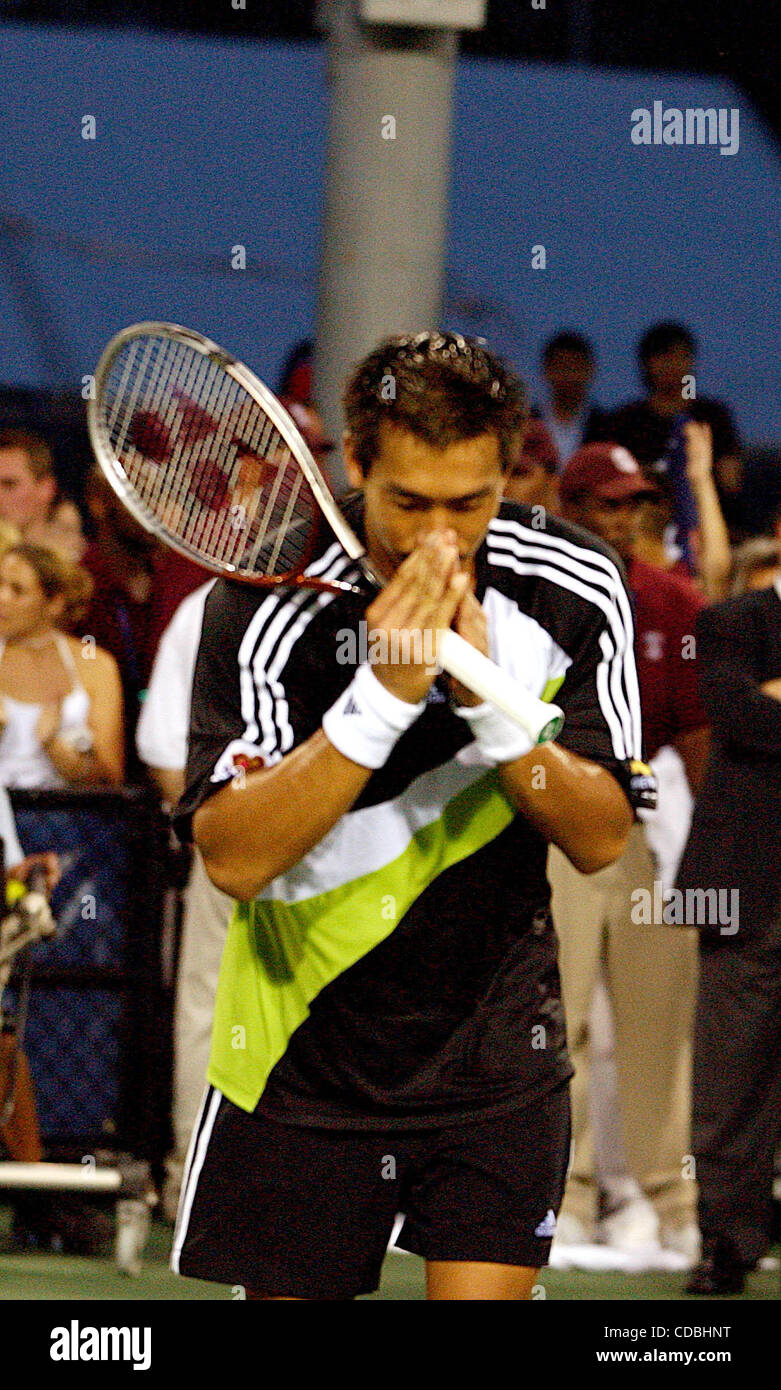 PARADON SRICHAPHAN.K32546AR .2003 US OPEN TENNIS AT ARTHUR ASHE STADIUM ...