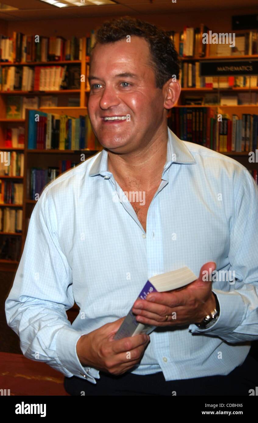 K37772AR.PAUL BURRELL SIGNS COPIES OF HIS BOOK ''ROYAL DUTY'' AT ...