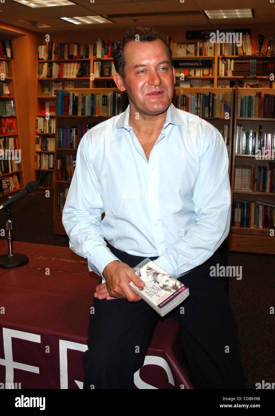 Paul burrell book hi-res stock photography and images - Alamy