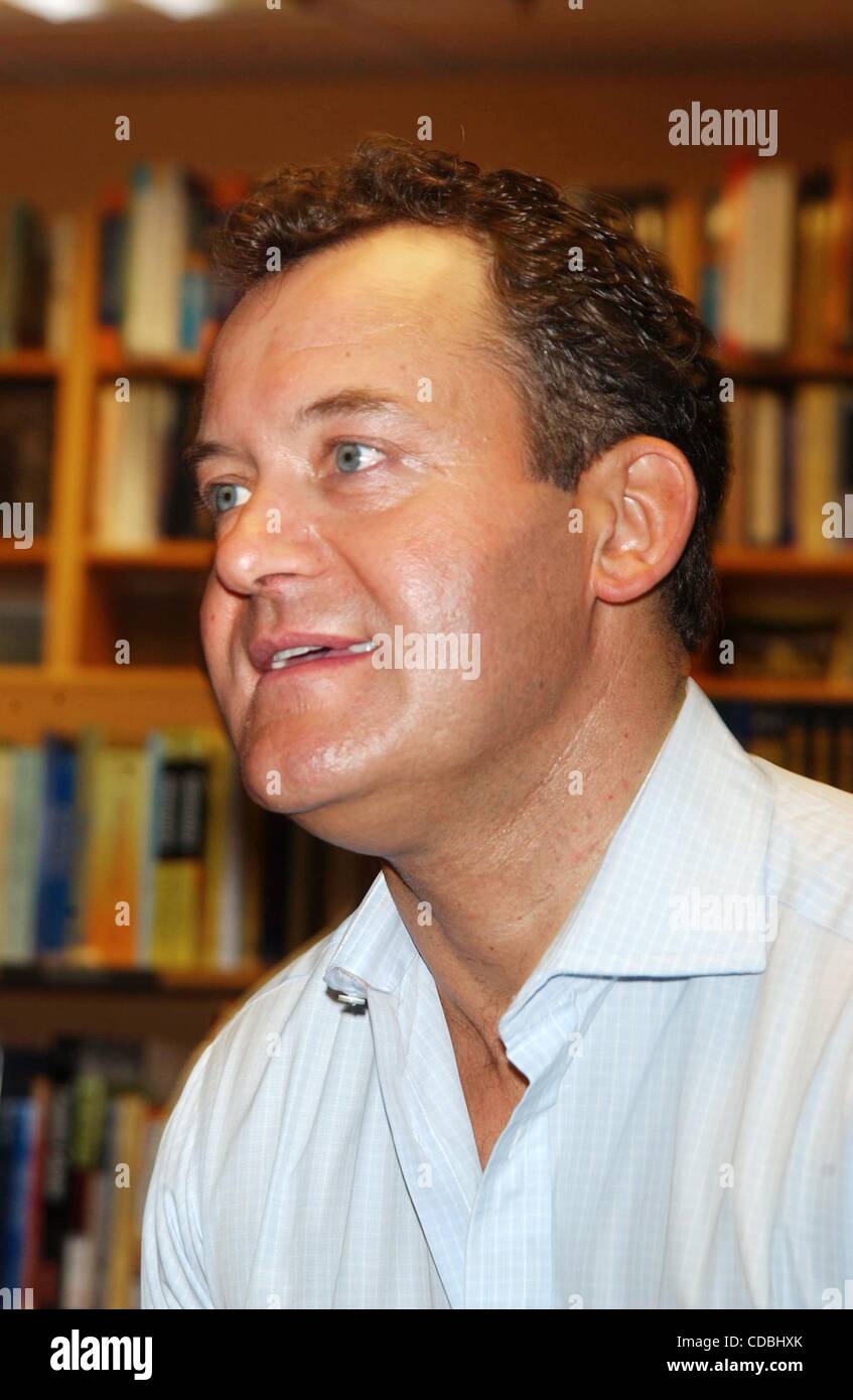 K37772AR.PAUL BURRELL SIGNS COPIES OF HIS BOOK ''ROYAL DUTY'' AT ...