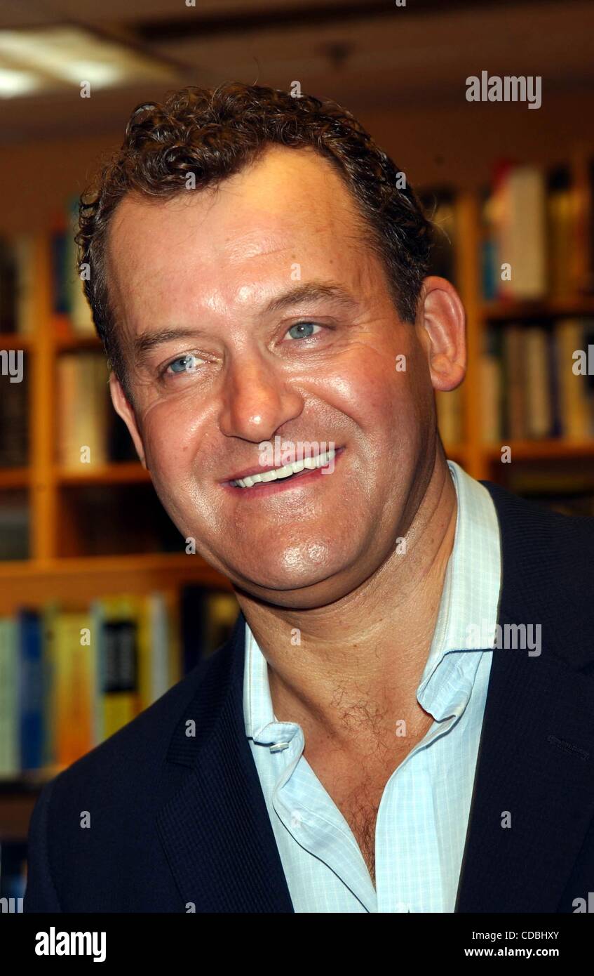 Paul burrell book hi-res stock photography and images - Alamy