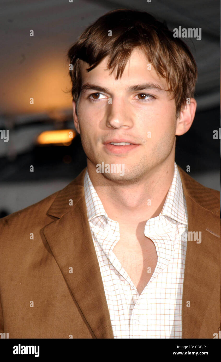 K30270AR. SD04/28/2003..COSTUME INSTITUTE GALA AT THE METROPOLITAN ...