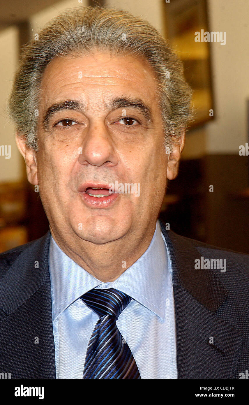 K29855AR.THE METROPOLITAN OPERA GUILD PRESENTS..''PLACIDO DOMINGO'' AT ...