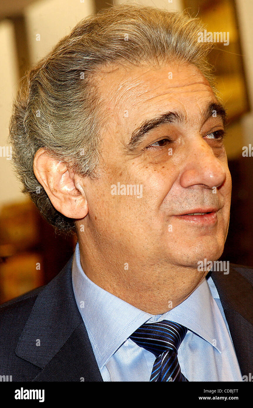 K29855AR.THE METROPOLITAN OPERA GUILD PRESENTS..''PLACIDO DOMINGO'' AT ...