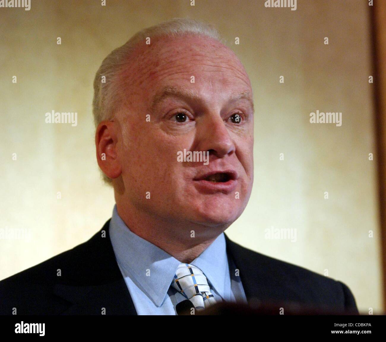 K37198AR.RICHARD CLARKE, THE KEYNOTE SPEAKER AT THE E-WEEK SECURITY ...