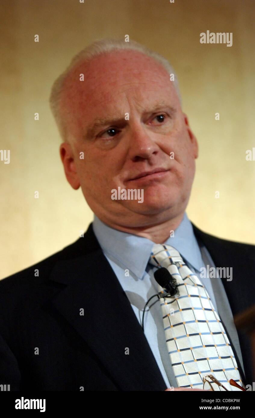 K37198AR.RICHARD CLARKE, THE KEYNOTE SPEAKER AT THE E-WEEK SECURITY ...