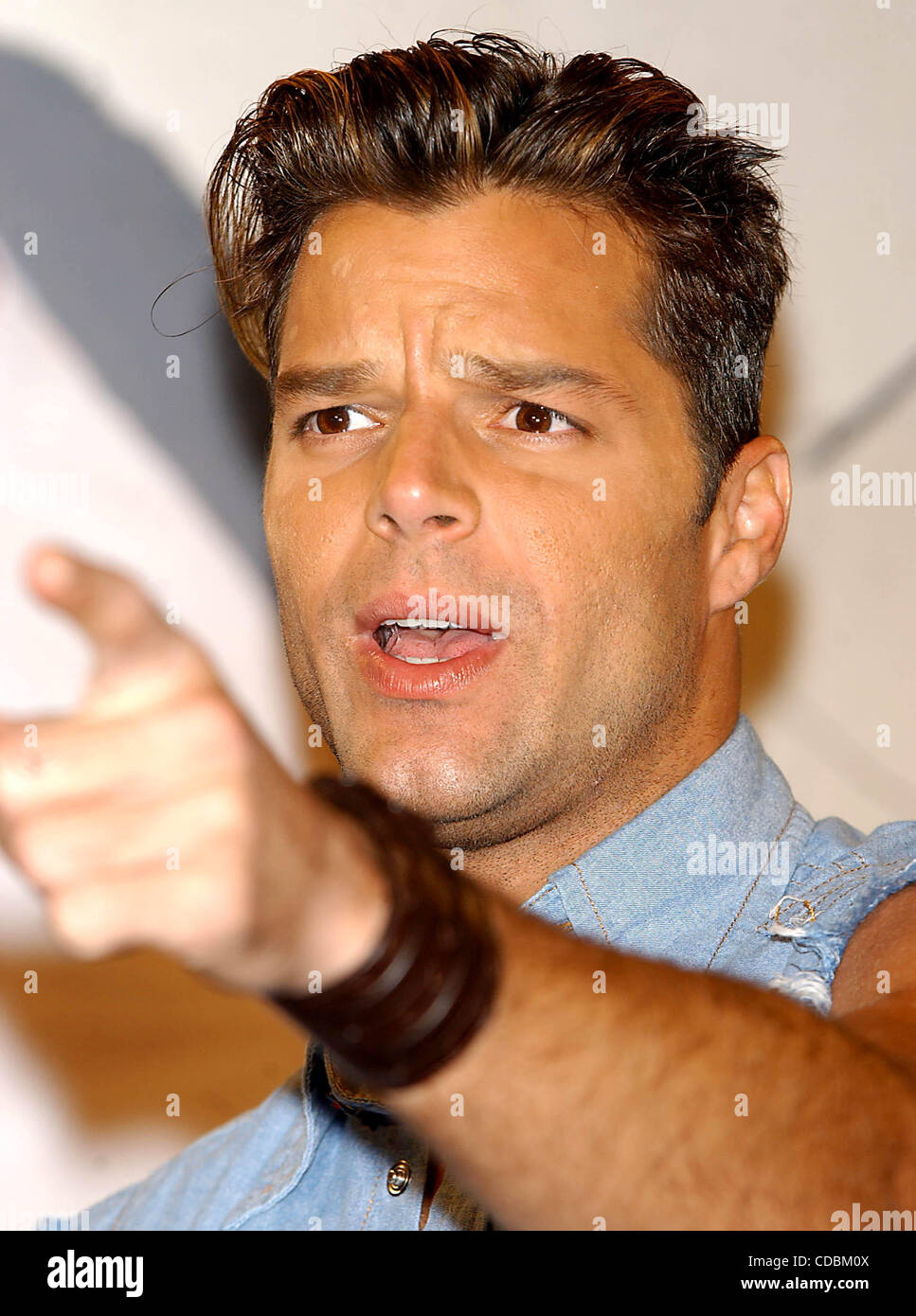 Ricky martin 2003 hi-res stock photography and images - Alamy
