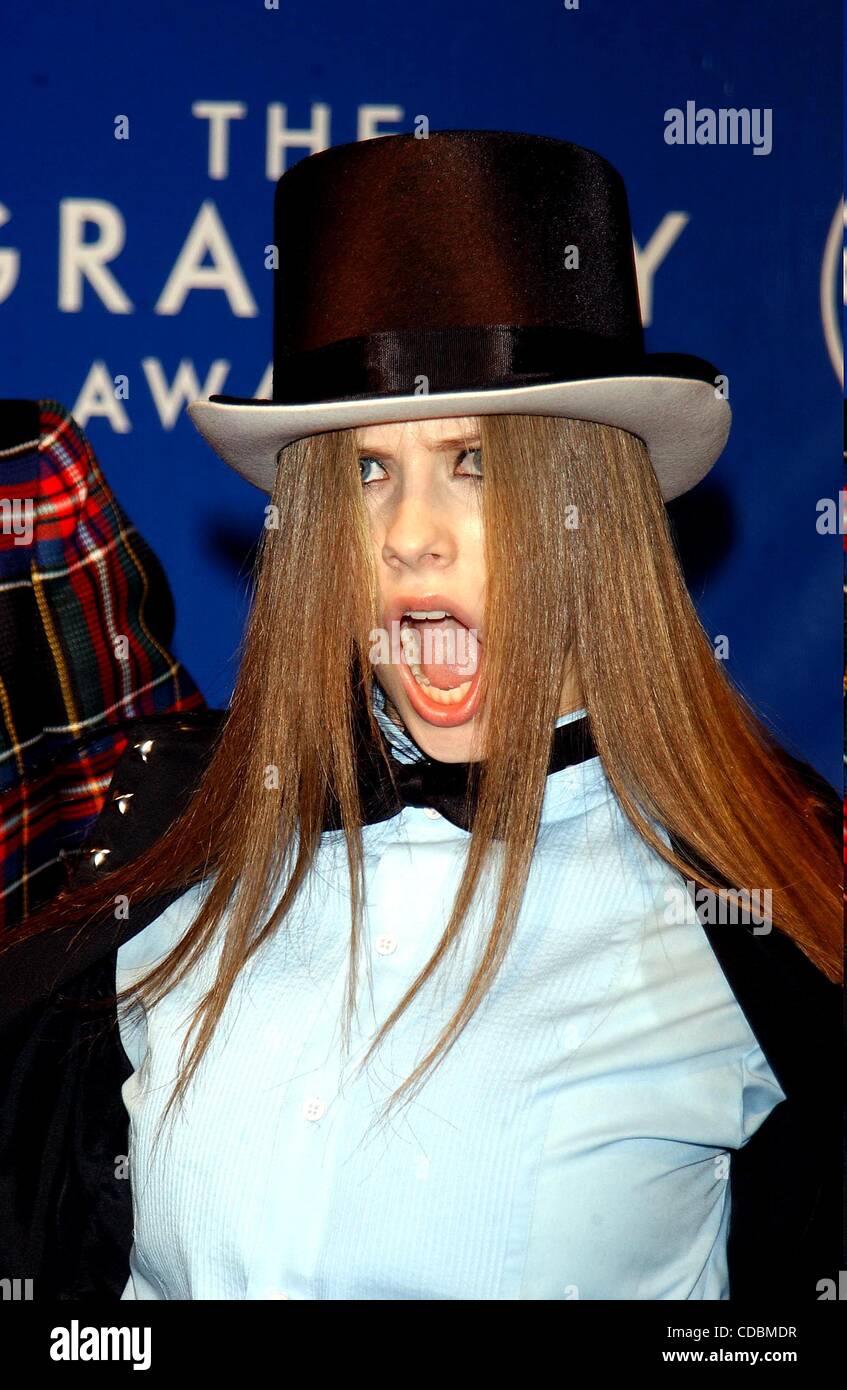 K29243AR SD02/23/2003 .45TH ANNUAL GRAMMY AWARDS .(ARRIVALS) .MADISON ...