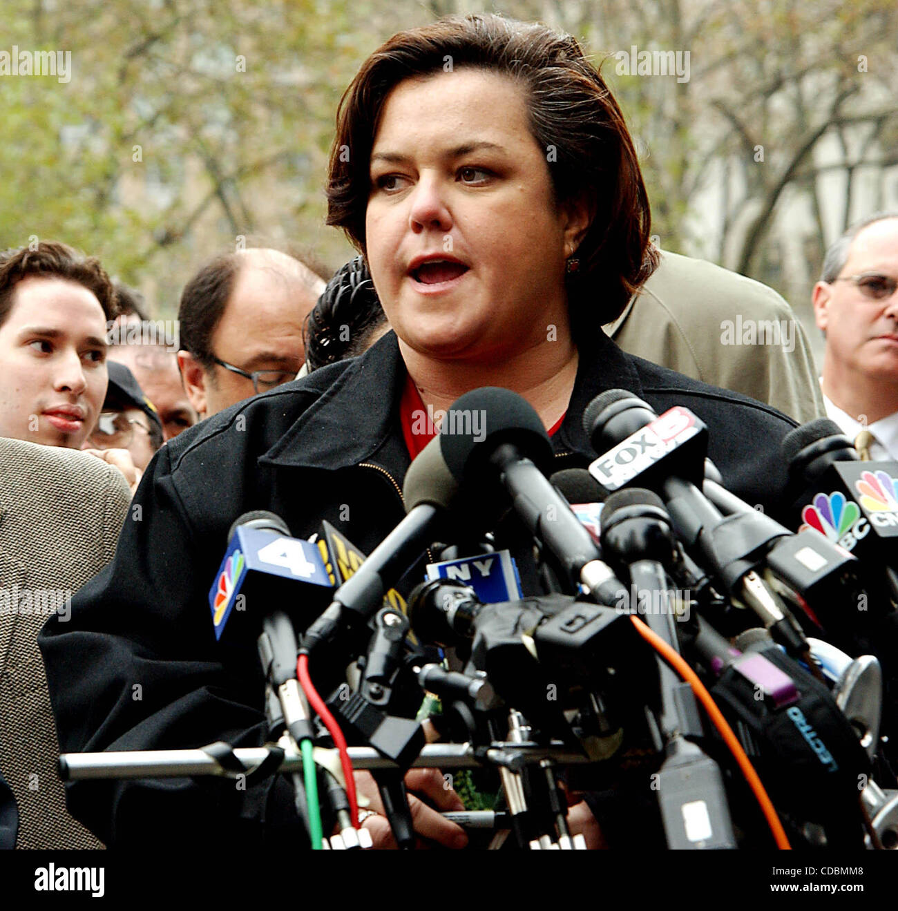 K34050AR .ROSIE O'DONNELL WITH HER PUBLICIST CINDI BERGER AFTER JUDGES ...