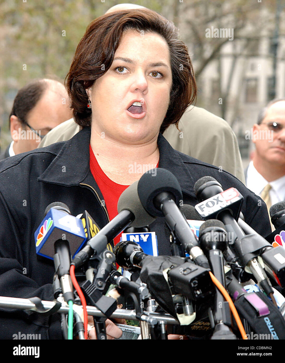 K34050AR .ROSIE O'DONNELL WITH HER PUBLICIST CINDI BERGER AFTER JUDGES ...