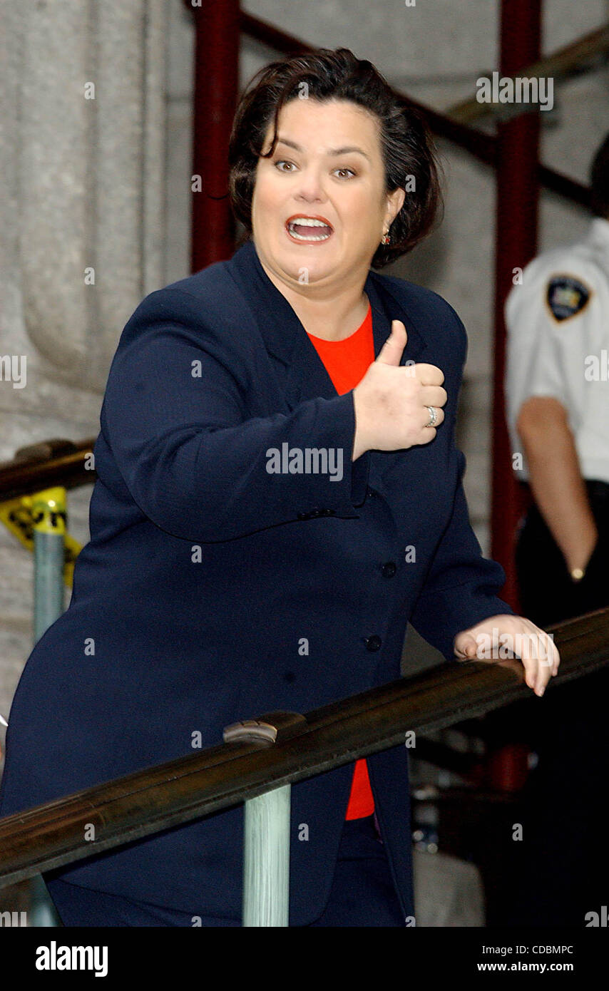 K33924AR.ROSIE O'DONNELL WITH HER PUBLICIST CINDI BERGER ARRIVING AT NY ...