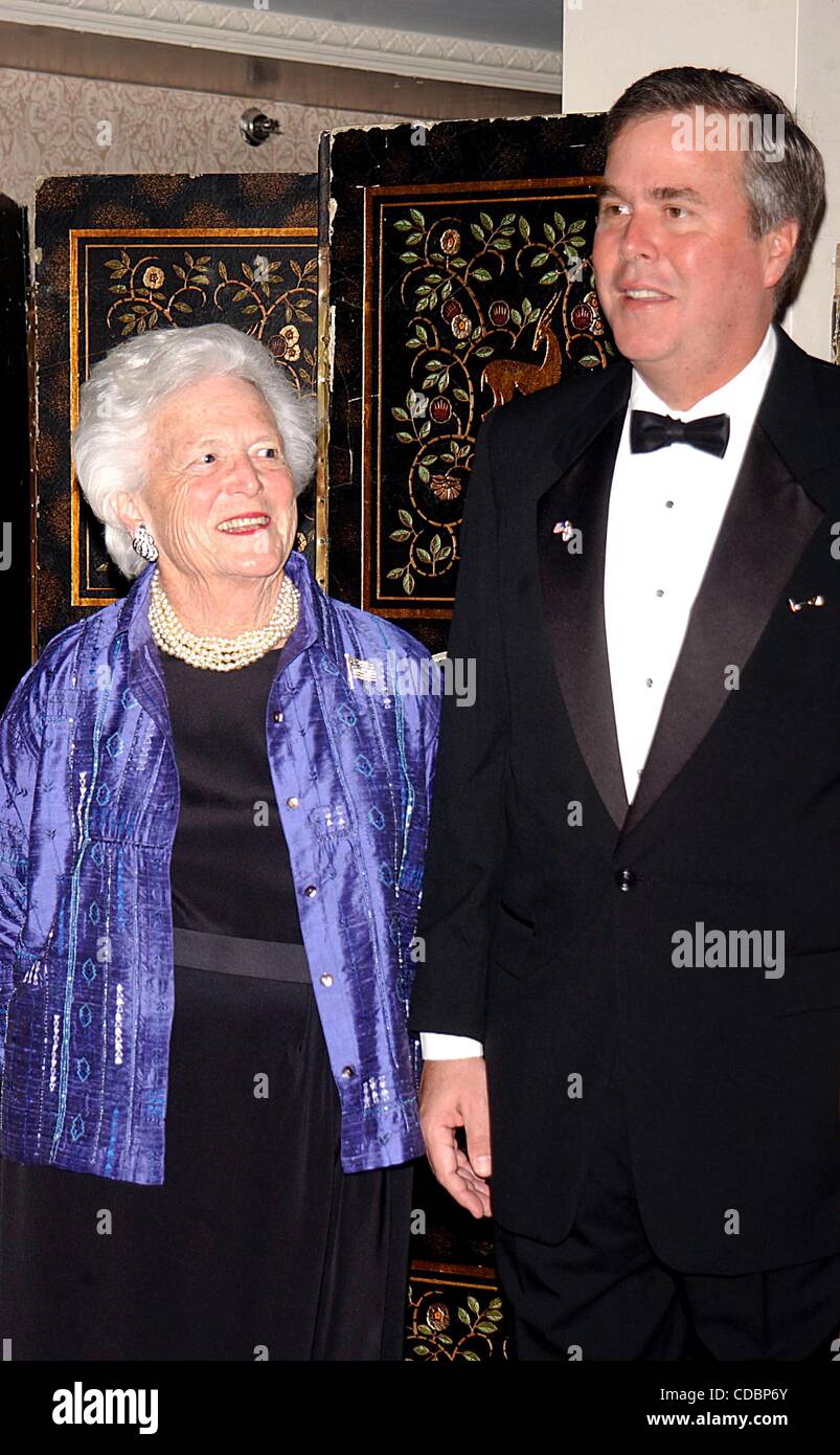 K29867AR SD0402.CASA'S ELEVNTH ANNIVERSARY AWARDS DINNER.TO HONOR JEB ...