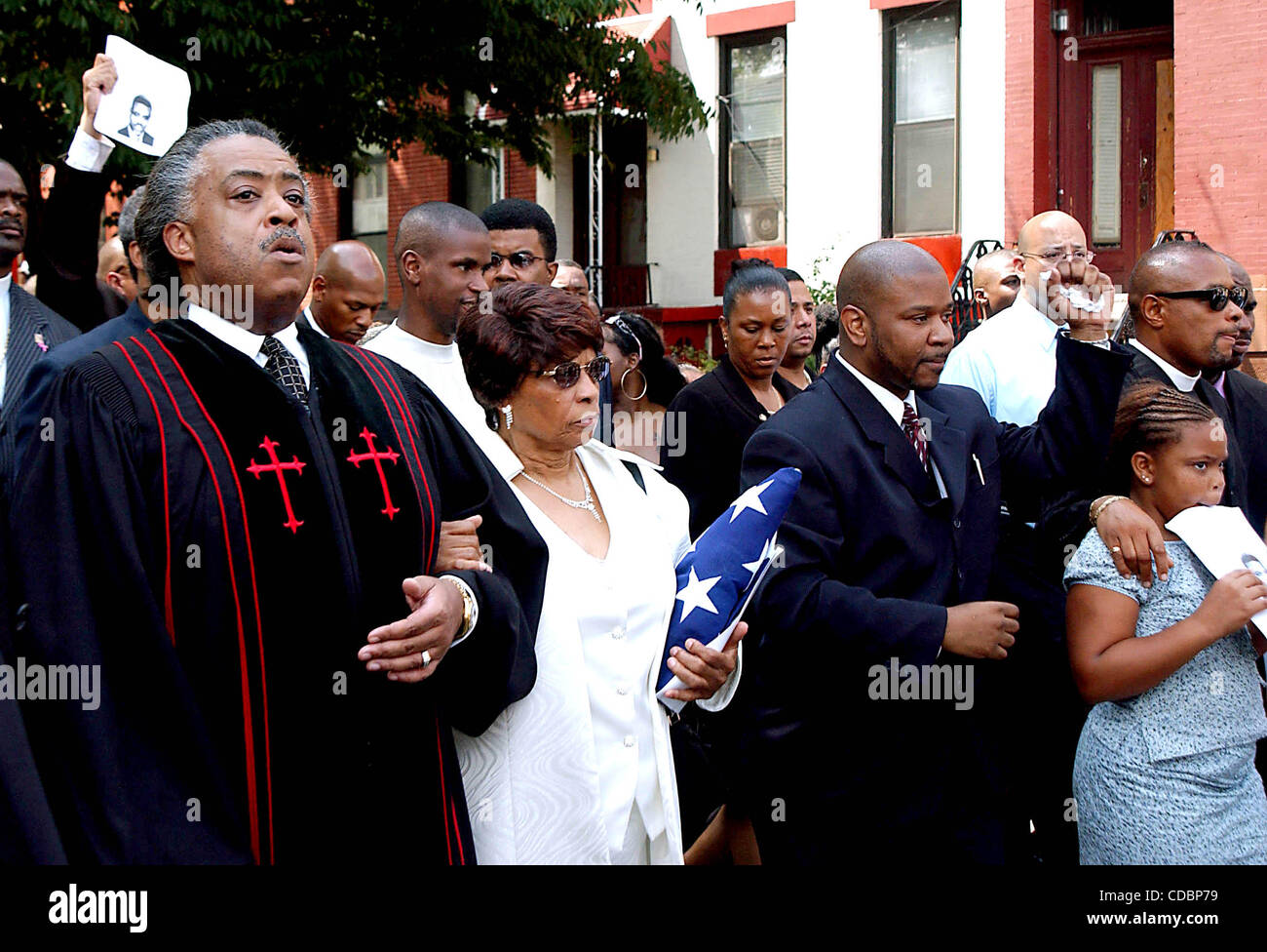 AL SHARPTON, MOTHER DAVIS AND BROTHER GEOFFREY DAVIS WITH OTHER FAMILY ...