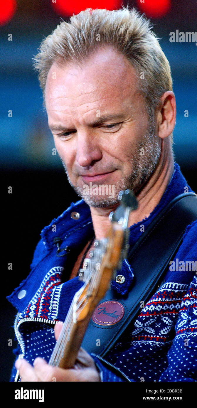 K33202AR .STING PERFORMING ON NBC'S TODAY SHOW AT ROCKEFELLER CENTER IN ...