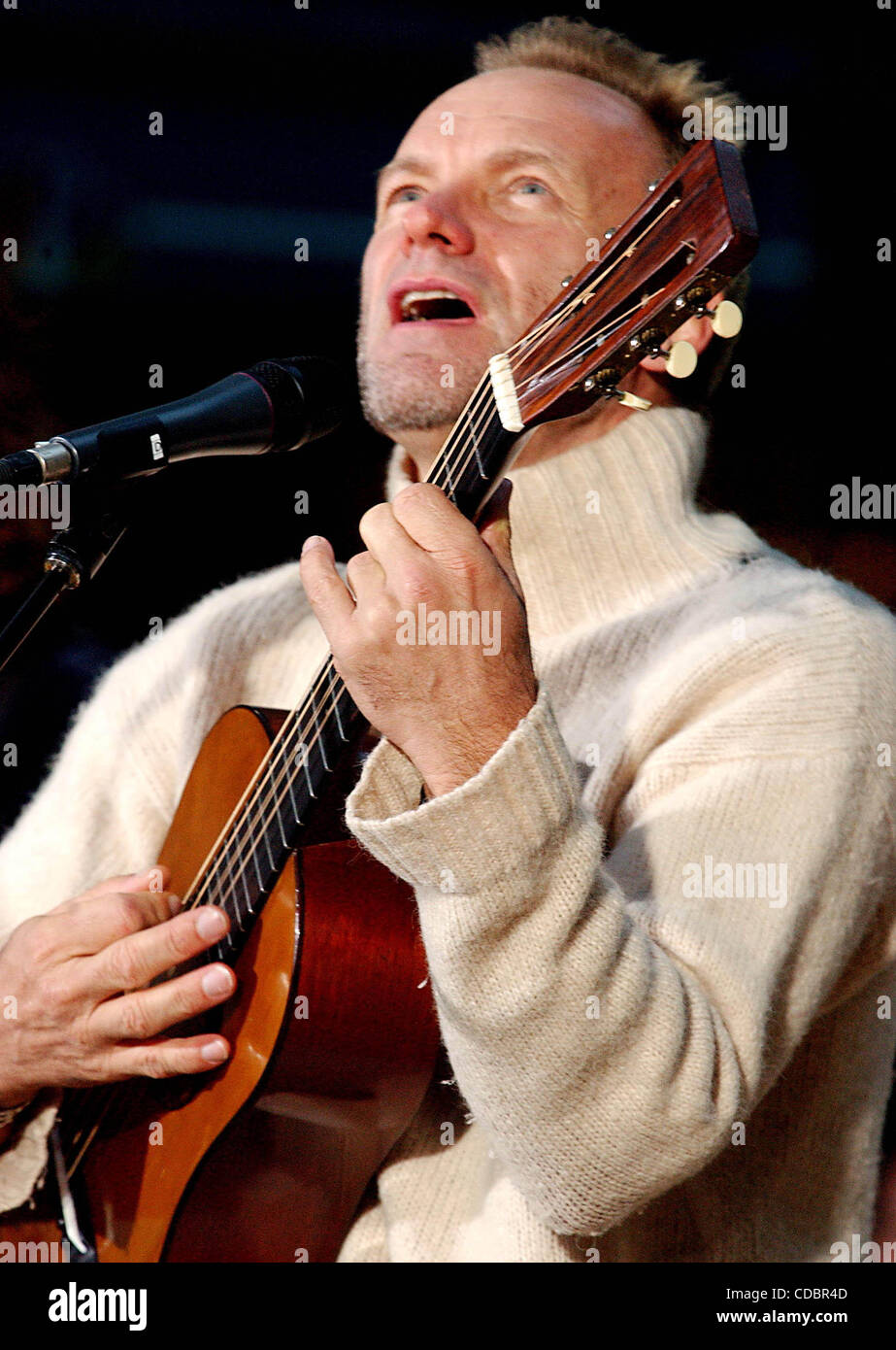 K33202AR .STING PERFORMING ON NBC'S TODAY SHOW AT ROCKEFELLER CENTER IN ...