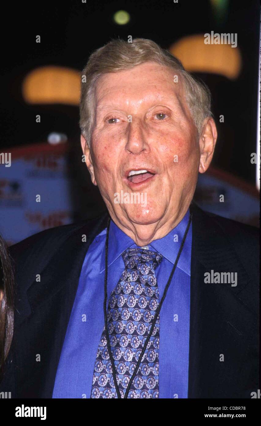 K22866AR.VH1/VOGUE 2000 FASHION AWARDS AT THE THEATRE AT MADISON SQUARE ...