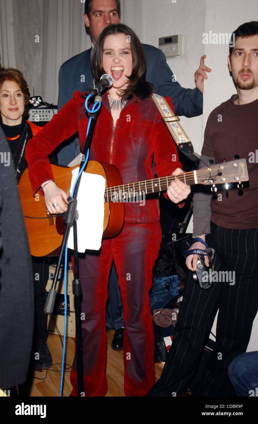 K28856AR.REBECCA TAYLOR FALL 2003 COLLECTION.BRYANT PARK, NEW YORK New ...