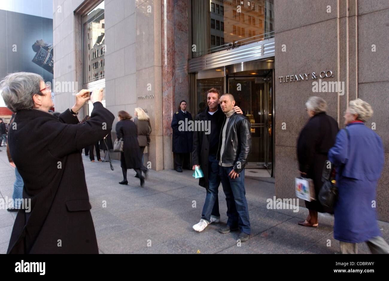K34236AR.TIFFANY'S AND CO ON FIRTH AVENUE AND 57TH ST.NEW YORK New York ...