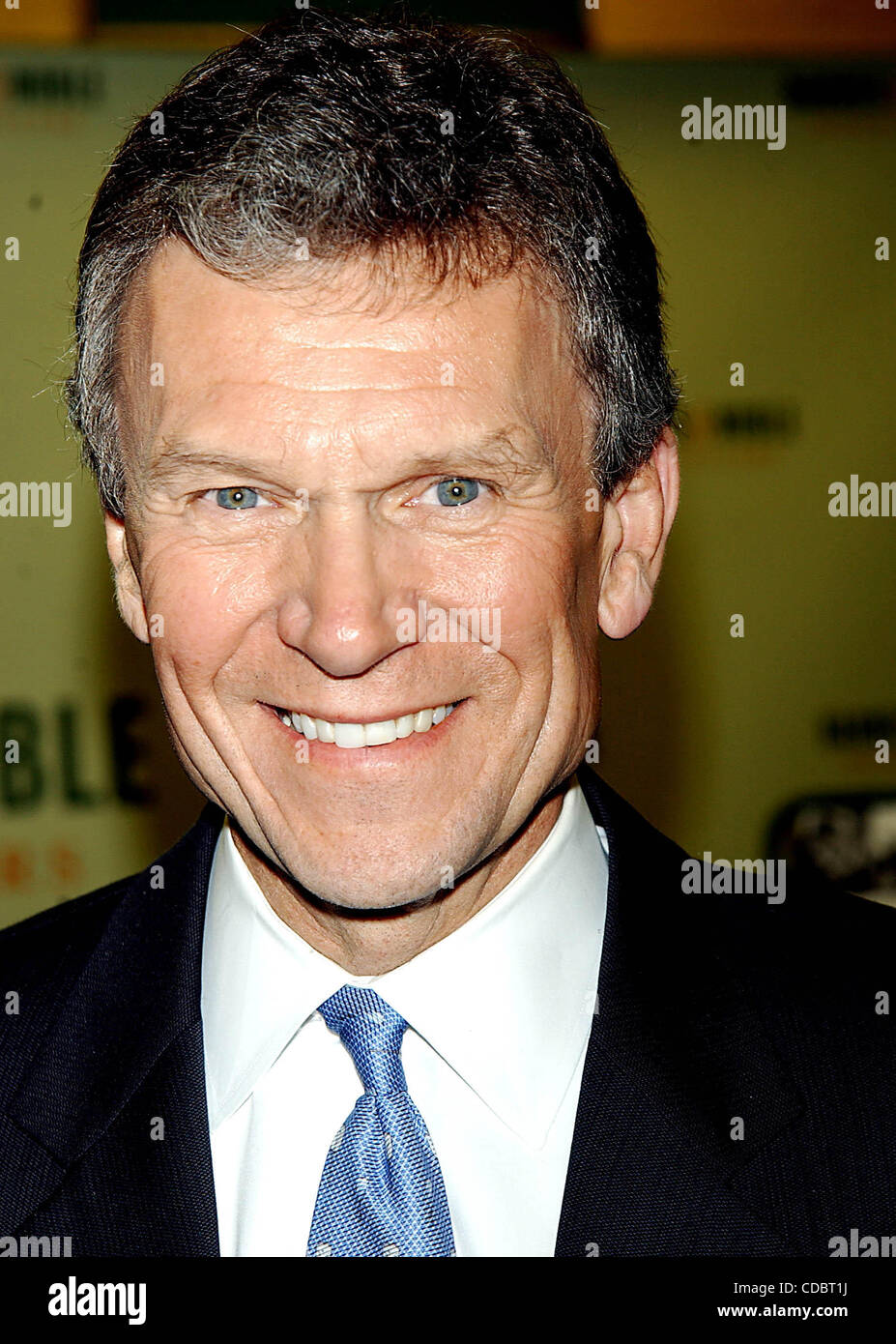 K34018AR.TOM DASCHLE BOOK SIGNING OF ''LIKE NO OTHER TIME'' AT BARNES ...