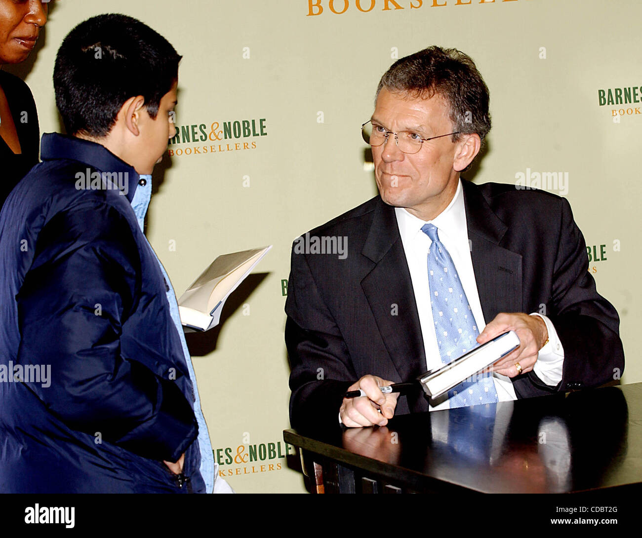 K34018AR.TOM DASCHLE BOOK SIGNING OF ''LIKE NO OTHER TIME'' AT BARNES ...