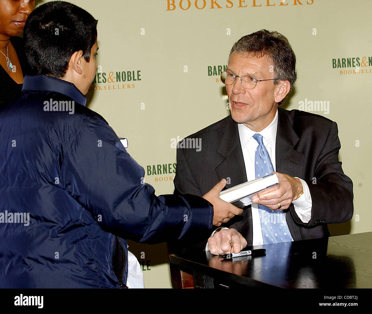 K34018AR.TOM DASCHLE BOOK SIGNING OF ''LIKE NO OTHER TIME'' AT BARNES ...