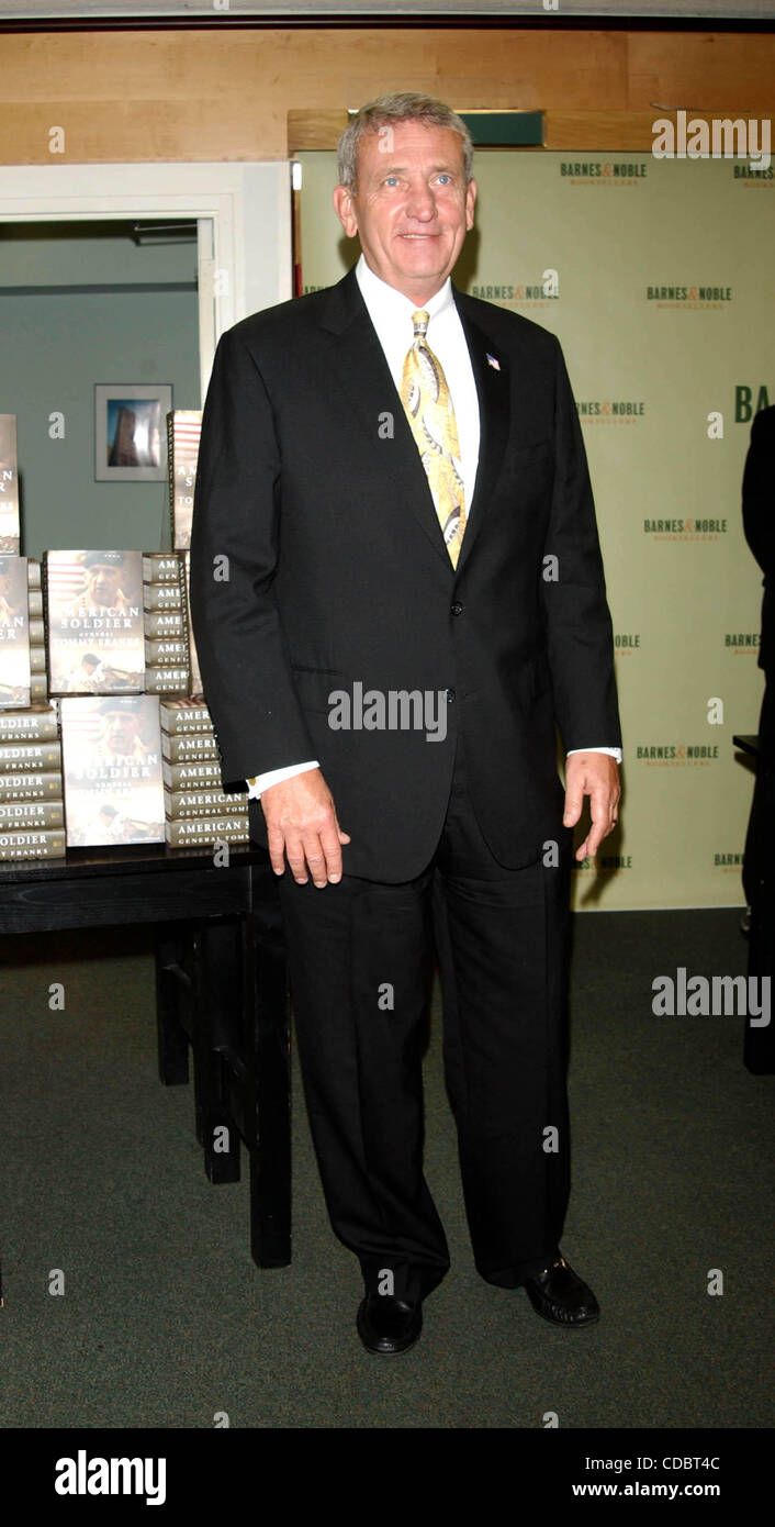 K38645AR.FORMER GENERAL ARMY TOMMY FRANKS SIGNS COPIES OF HIS BOOK ...