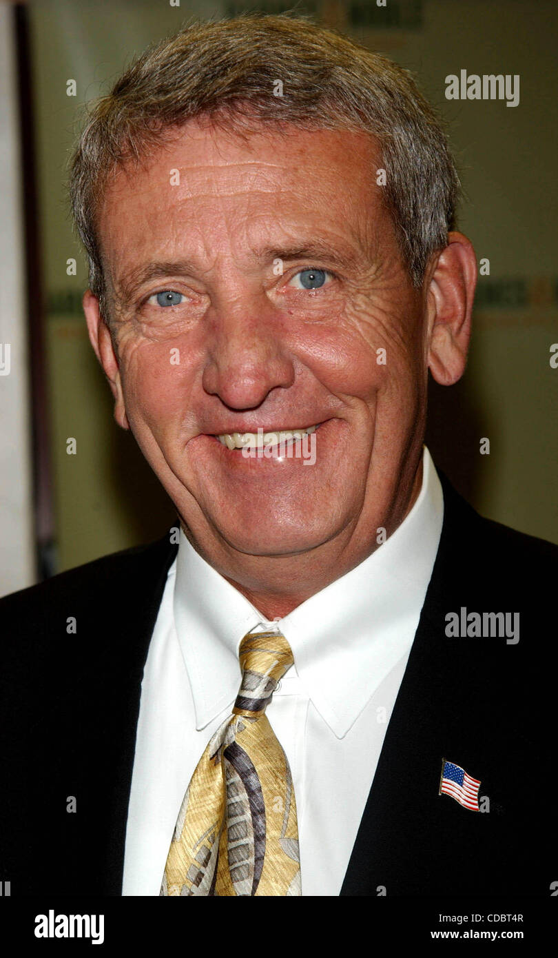 K38645AR.FORMER GENERAL ARMY TOMMY FRANKS SIGNS COPIES OF HIS BOOK ...