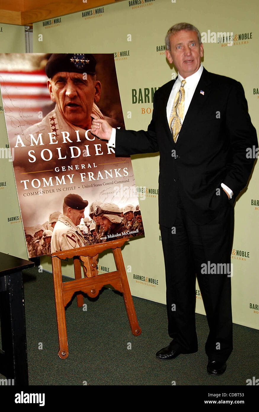 K38645AR.FORMER GENERAL ARMY TOMMY FRANKS SIGNS COPIES OF HIS BOOK ...