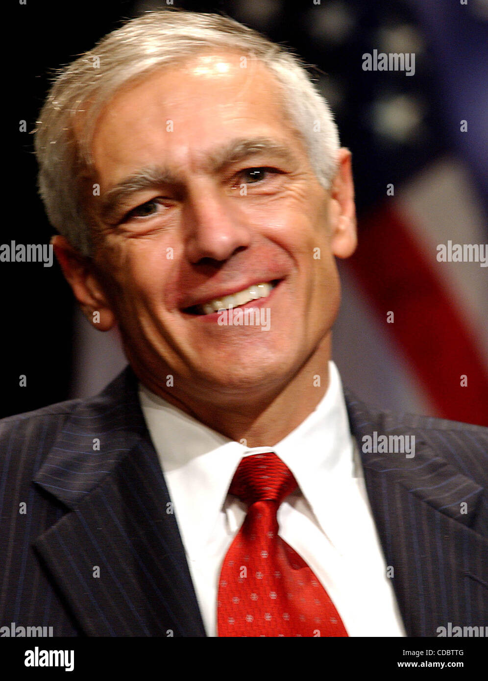 K33449AR.WESLEY CLARK CAMPAIGNING FOR PRESIDENT AT HUNTER COLLEGE IN ...