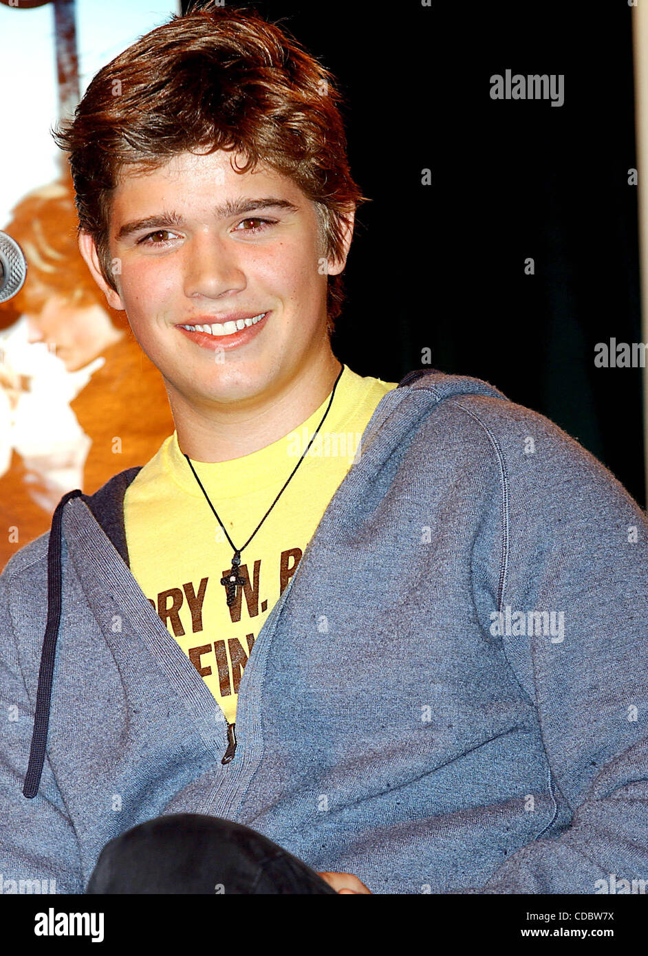 K33105AR.HANSON APPEARED AT BOTTOM LINE TO ANNOUCE THEIR UPCOMING ...