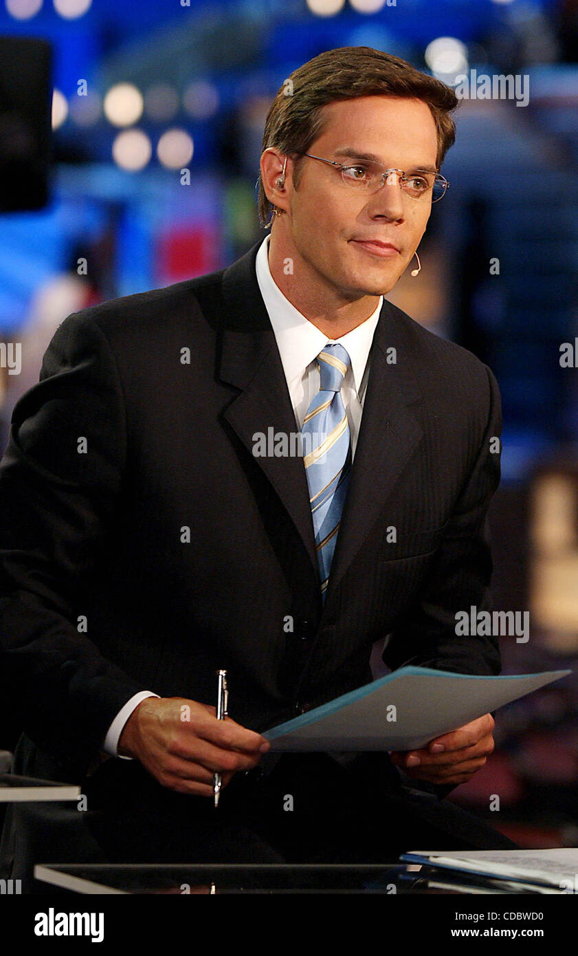 K38535AR.BILL HEMMER HOSTS AMERICAN MORNING WITH AL FRANKEN AT DAY 3 OF ...