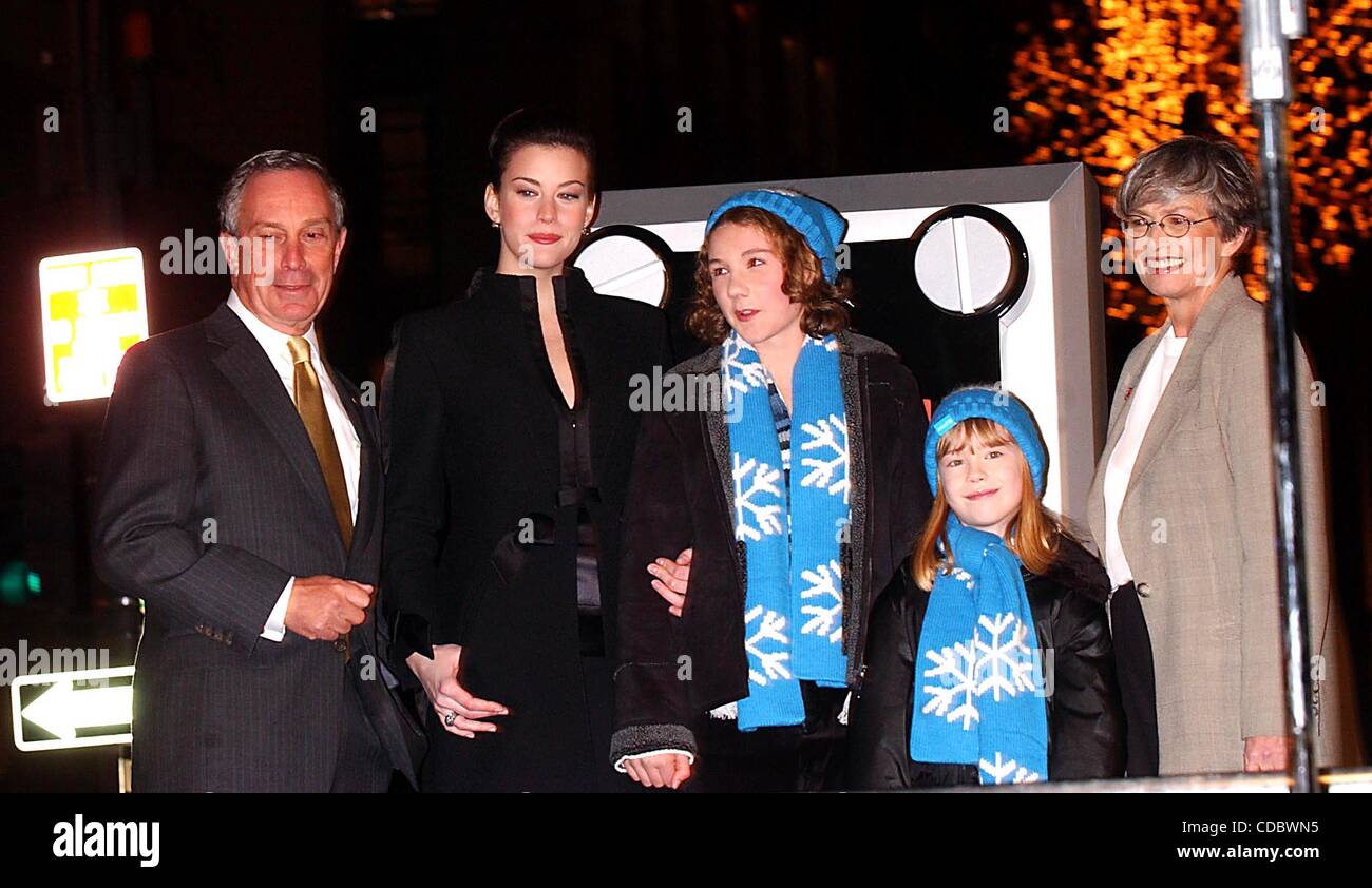 K24328AR.UNICEF SNOWFLAKE-BRIGHTENING THE WORLD FOR CHILDREN PLAZA ...