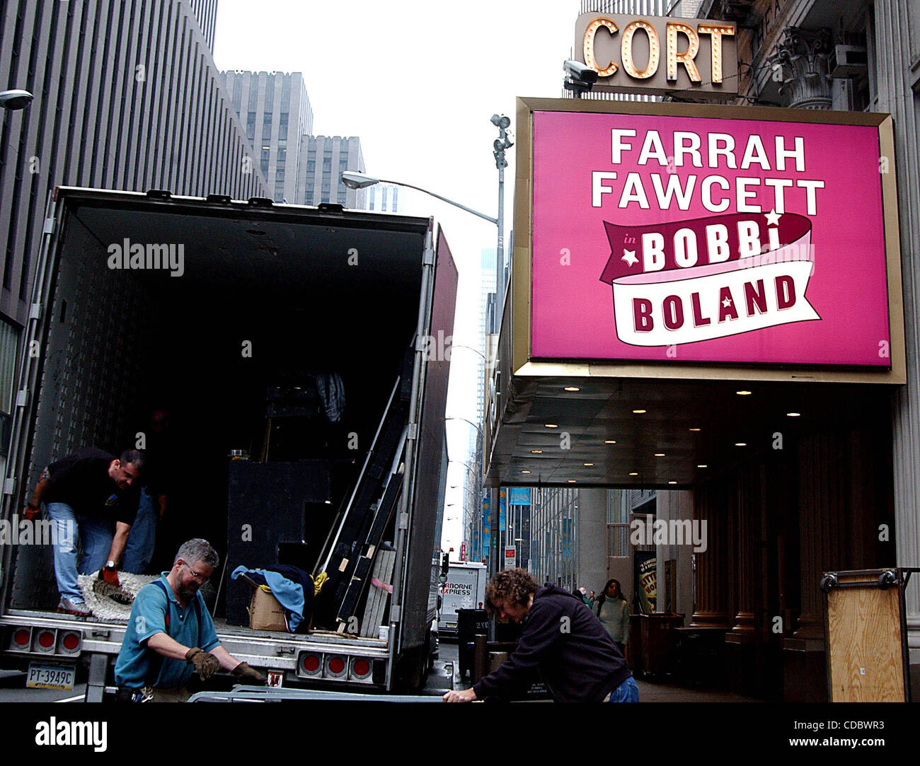 K34073AR.FARRAH FAWCETT'S PLAY ''BOBBI BOLAND'' AT THE CORT THEATRE ...