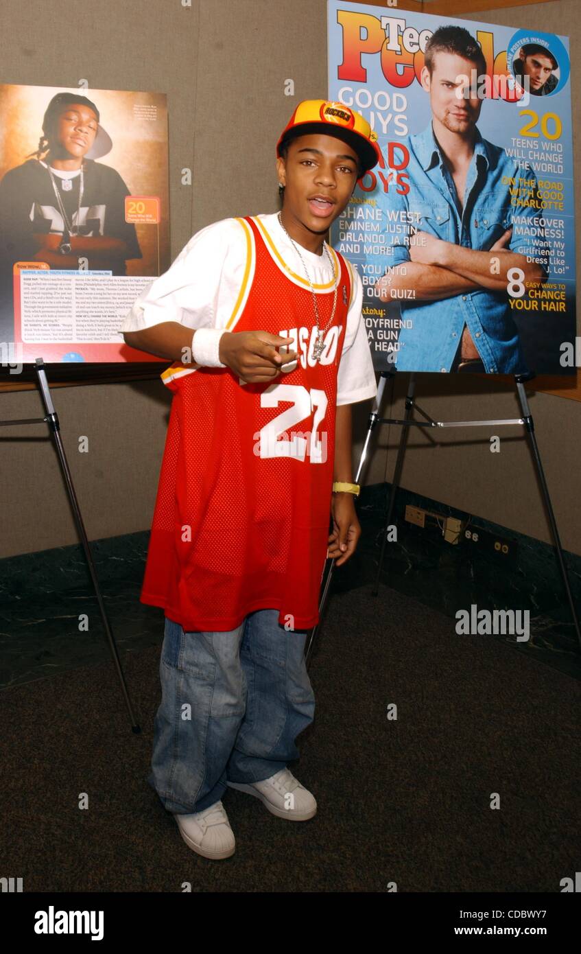 Bow wow 2003 hi-res stock photography and images - Alamy