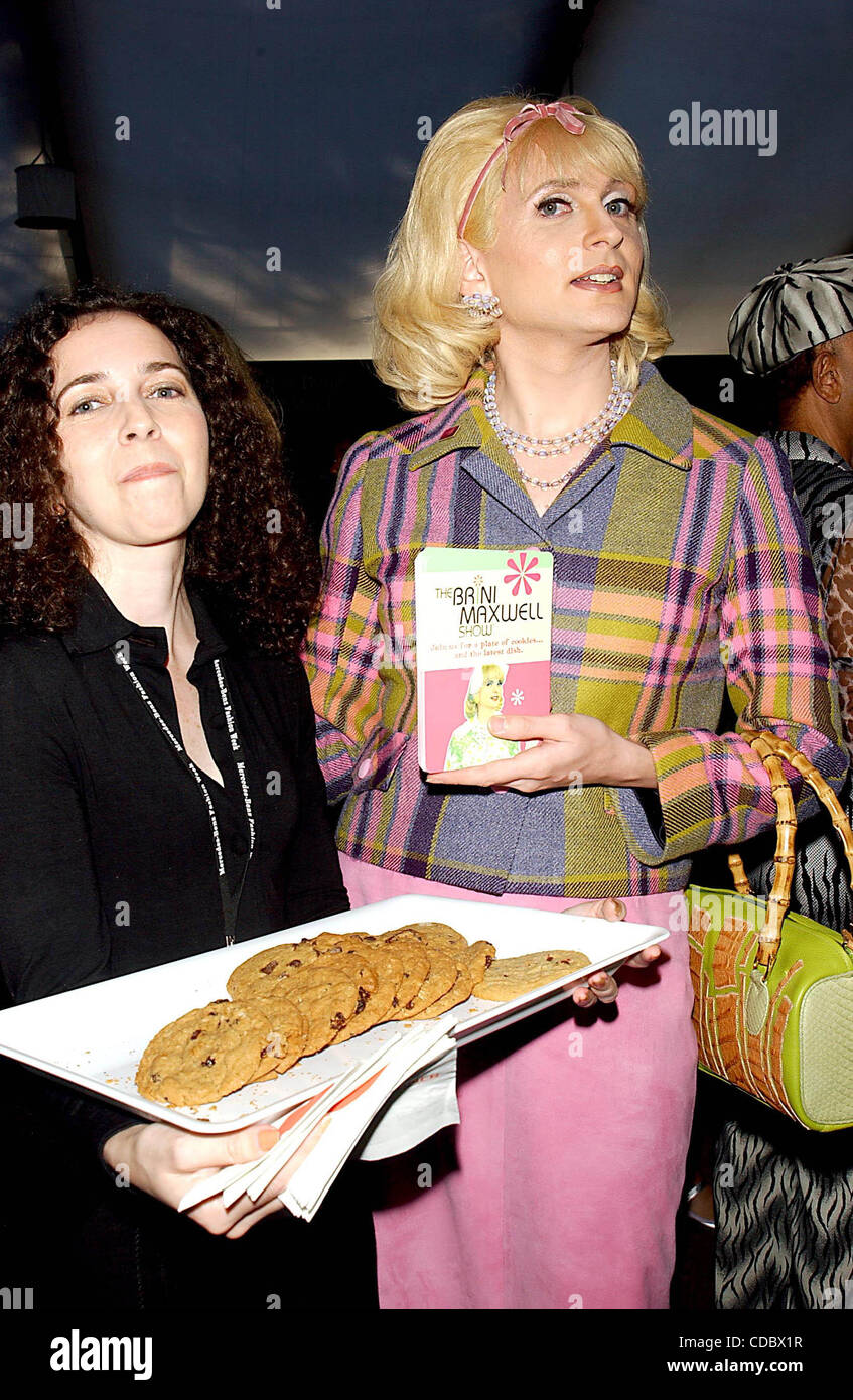 K32911AR.BRINI MAXWELL OUT AND ABOUT AT THE MERCEDES-BENZ 2003 FASHION ...