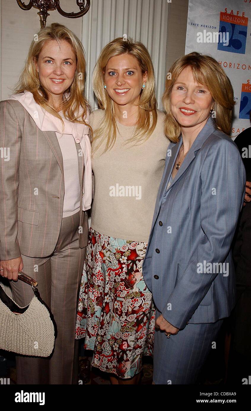 K30434AR. SD05/06/2003..SAFE HORIZON CELEBRATES 25 YEARS OF SERVICE TO ...