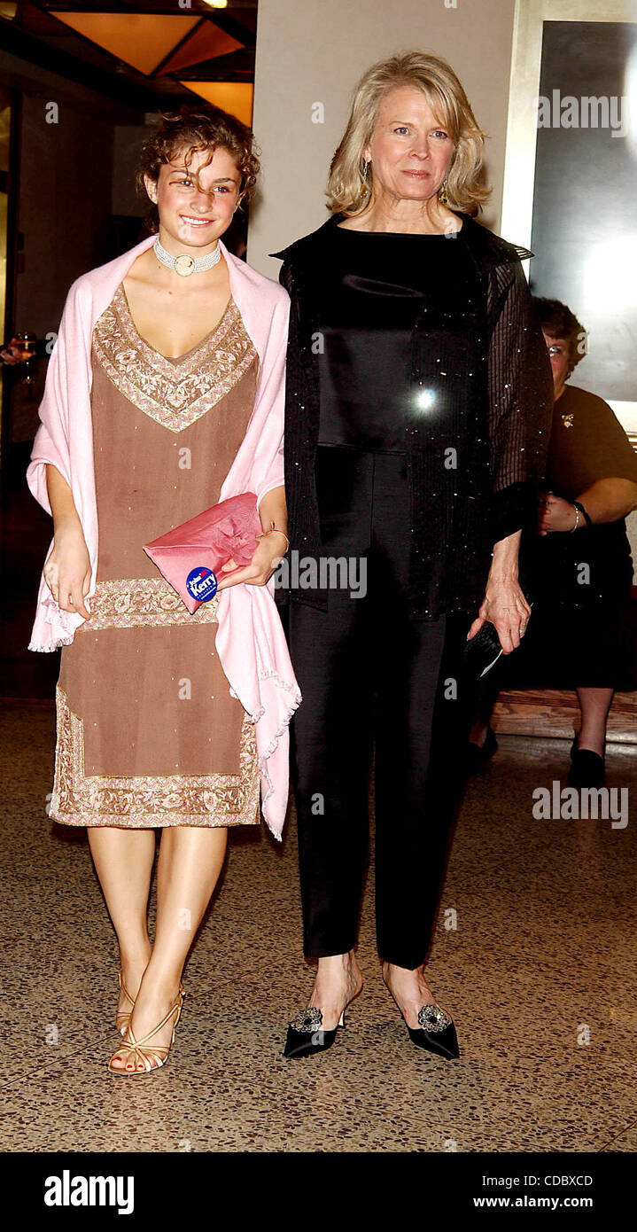 K37002AR.2004 WHITE HOUSE CORRESPONDENTS DINNER AT THE WASHINGTON ...
