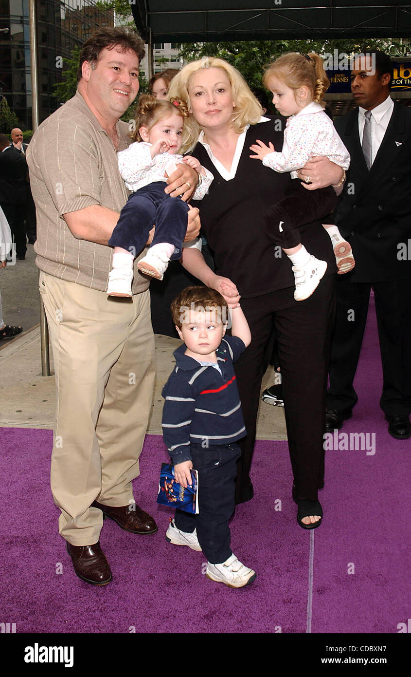 Sinbad with family hi-res stock photography and images - Alamy