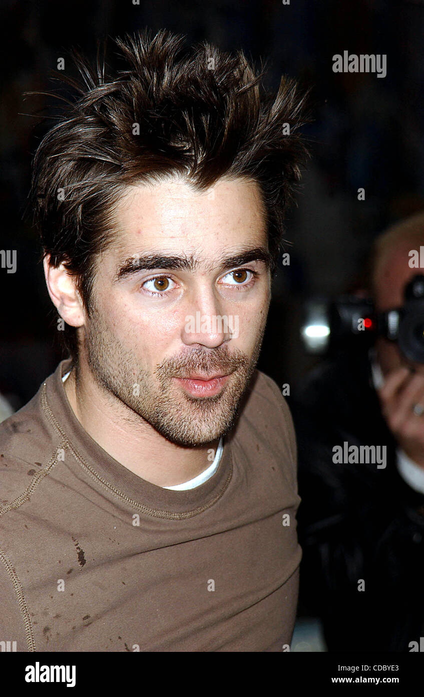 K29842AR SD0401.COLIN FARRELL .LEAVING THE DAVID LETTERMAN SHOW.ED ...