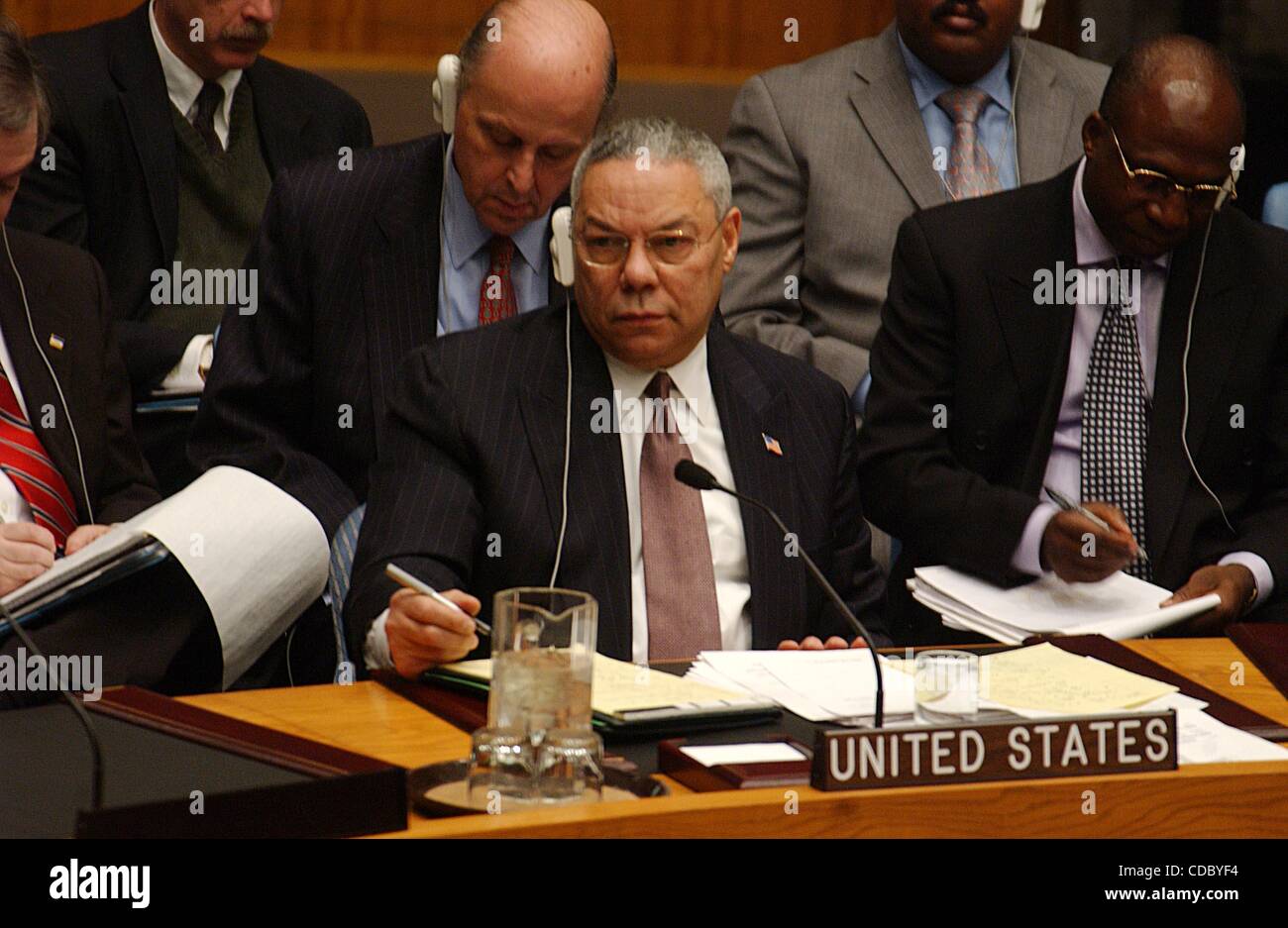 Colin powell 2003 hi-res stock photography and images - Alamy