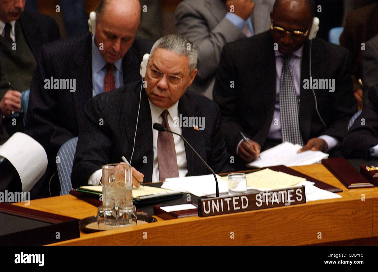 Colin powell 2003 hi-res stock photography and images - Alamy