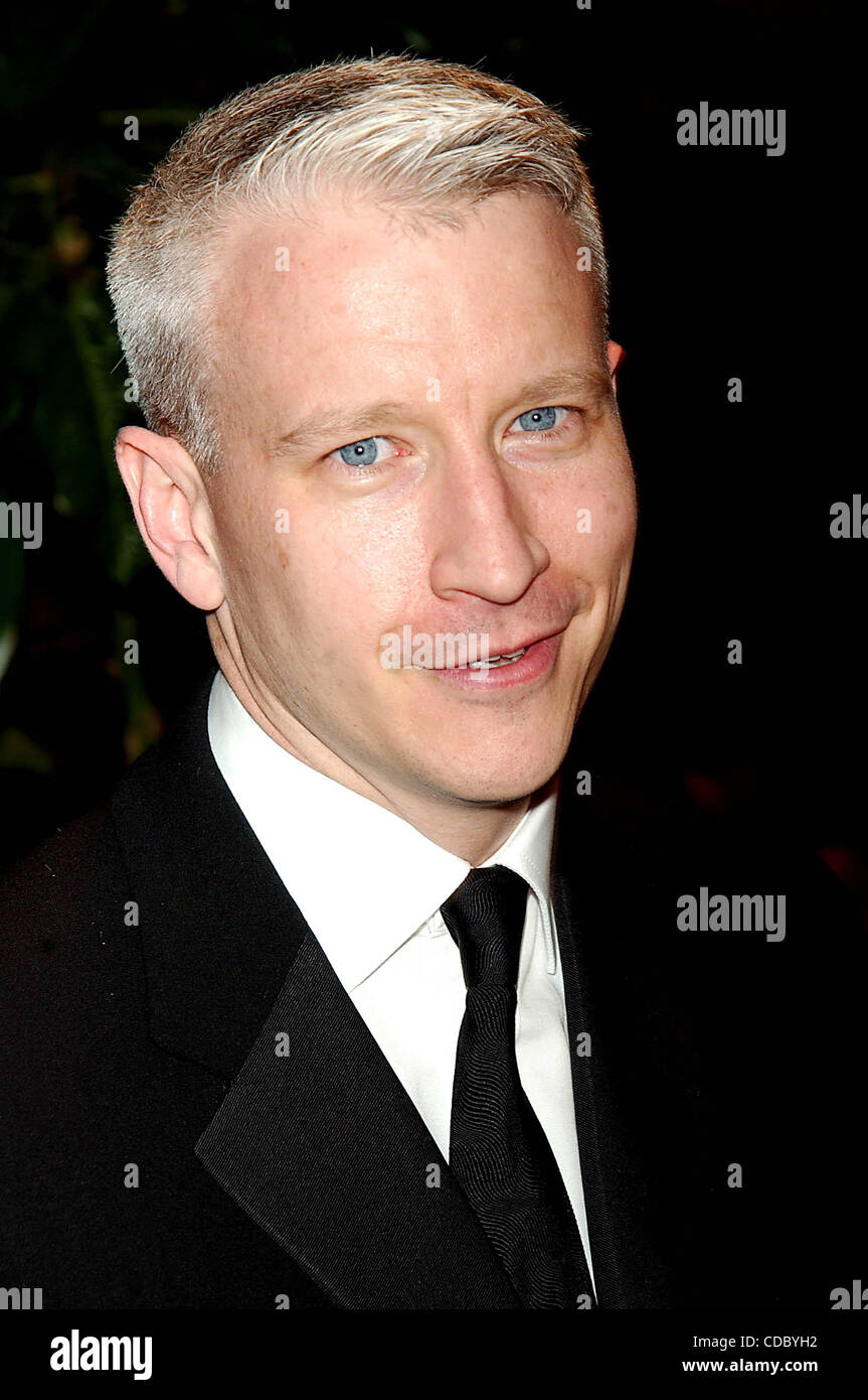 K37002AR.2004 WHITE HOUSE CORRESPONDENTS DINNER AT THE WASHINGTON ...