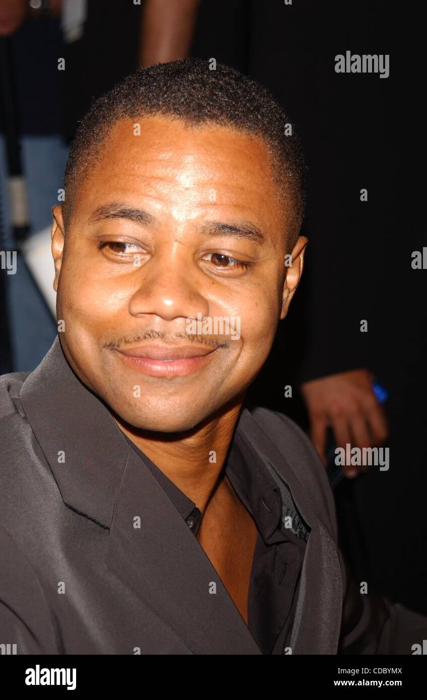 K32763AR MERCEDES-BENZ FASHION WEEK ROSA CHA BY AMIR SLAMA SPRING 2004 ...